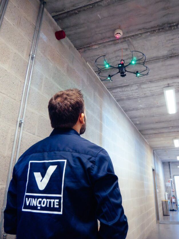 Vérification de détecteurs de fumée par drones
